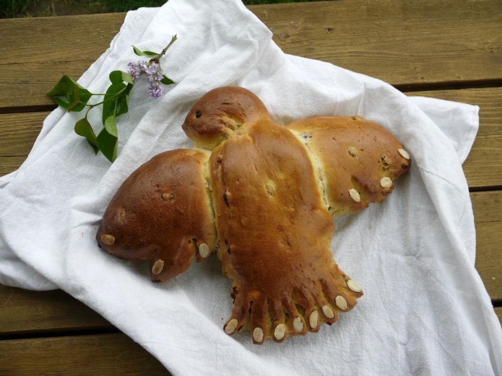 Italian Easter Dove Bread | Colomba Pasquale