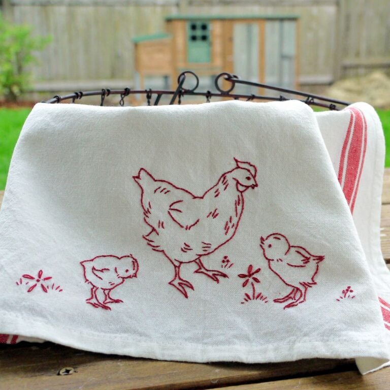 Redwork Chicken Tea Towel DIY | Free Embroidery Pattern