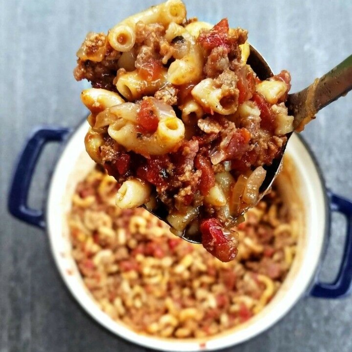 Easy Classic Chili Mac Recipe | Goulash | American Chop Suey | Roundup