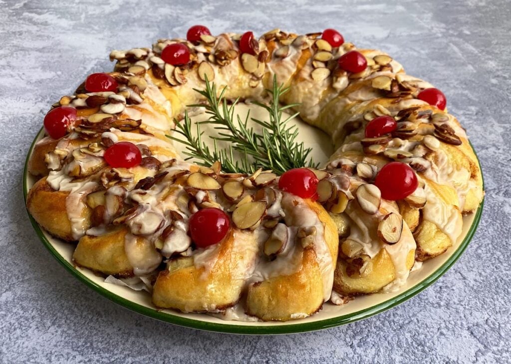 Cinnamon Roll Wreath (Danish Pastry Ring) • The Good Hearted Woman