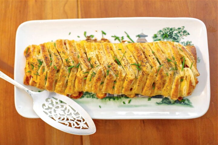 Puff Pastry Breakfast Braid with Eggs, Cheese & Ham • The Good Hearted ...